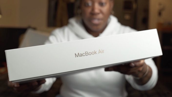 Podívejte se na první unboxing nového MacBooku Air – Jablíčkář.cz