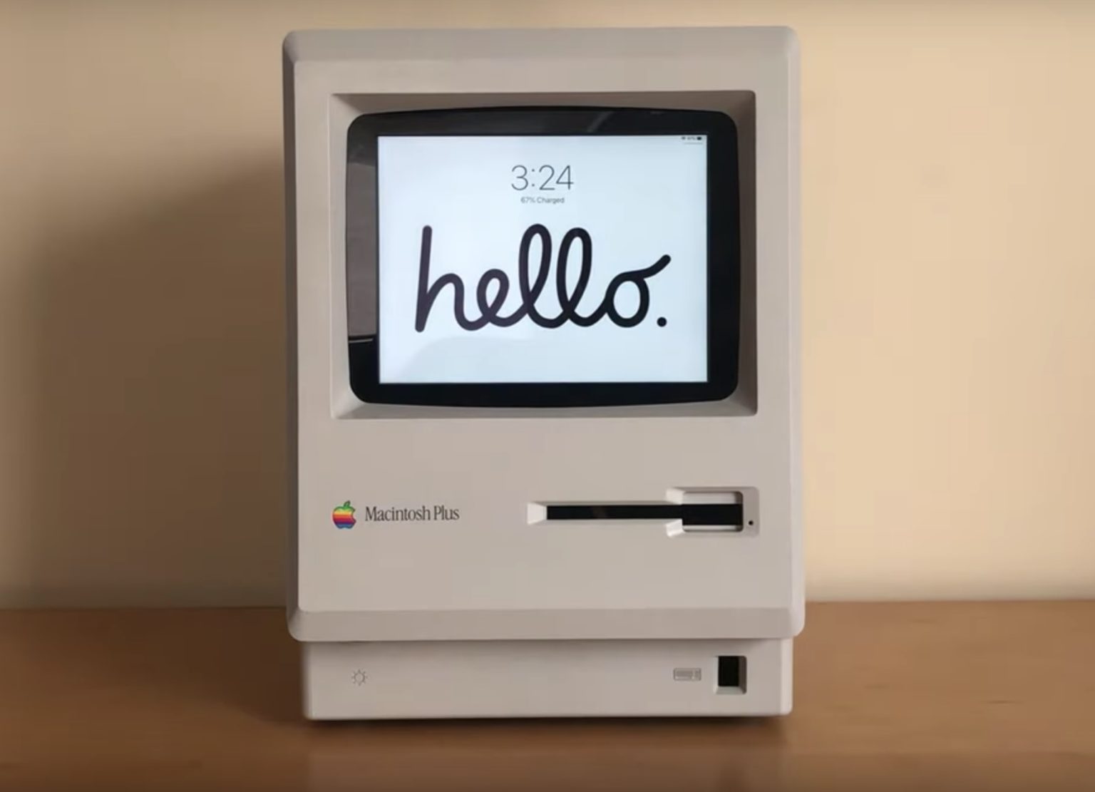 Z historie Applu: První Macintosh – Jablíčkář.cz