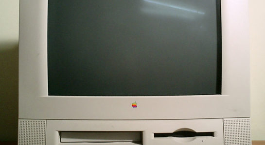 Z historie Applu: První Macintosh – Jablíčkář.cz