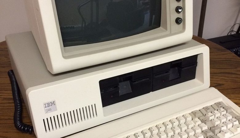 Zpátky do minulosti: První operační systém a příchod IBM XT (8. 3. 2021 ...