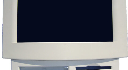 Zpátky do minulosti: Apple začíná prodávat Macintosh LC 520 (28. 6 ...