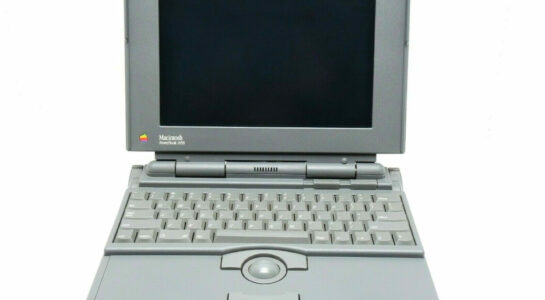 Zpátky do minulosti: Končí PowerBook 145 a také Gil Amelio ve vedení ...