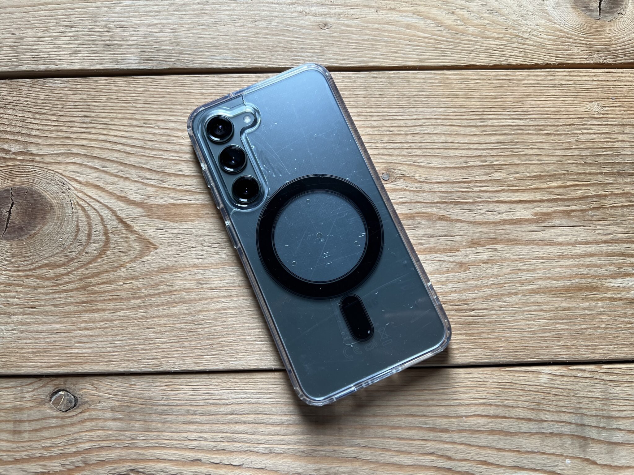 Vyzkoušeli jsme MagSafe na Androidu. Jak funguje? – Jablíčkář.cz