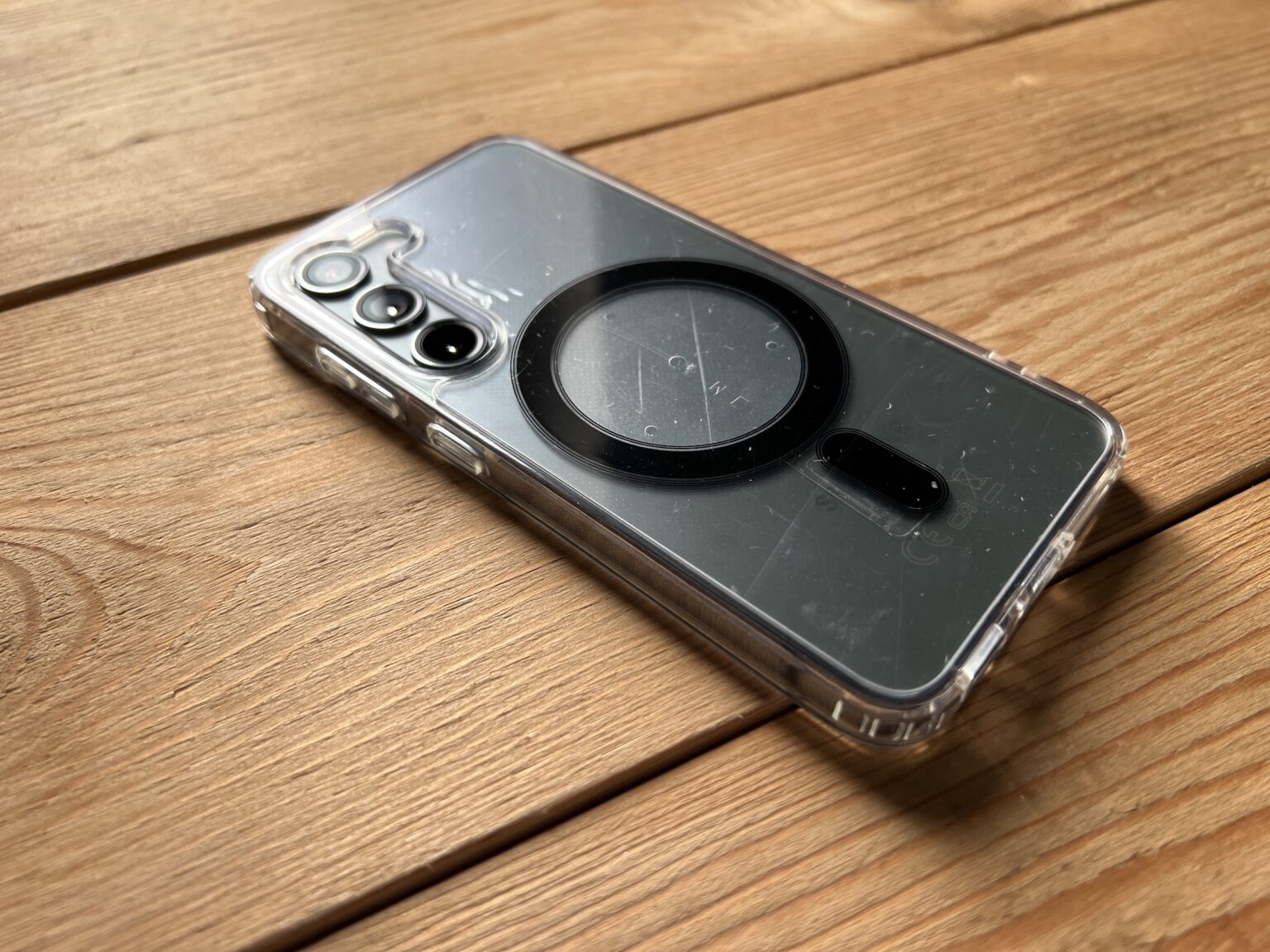 Vyzkoušeli jsme MagSafe na Androidu. Jak funguje? – Jablíčkář.cz